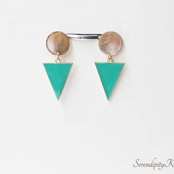 Triangle Stud Earring on Luulla