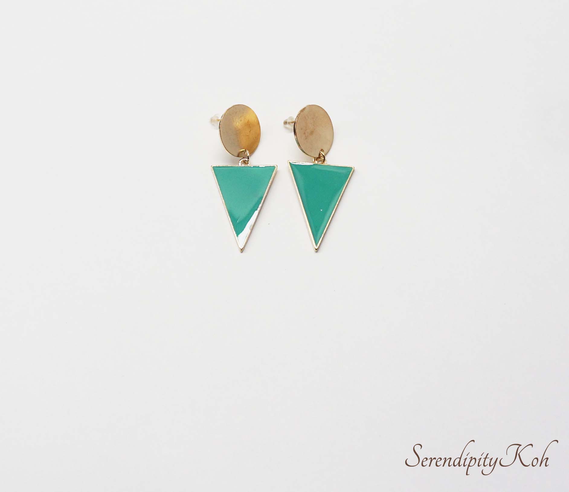 Triangle Stud Earring on Luulla